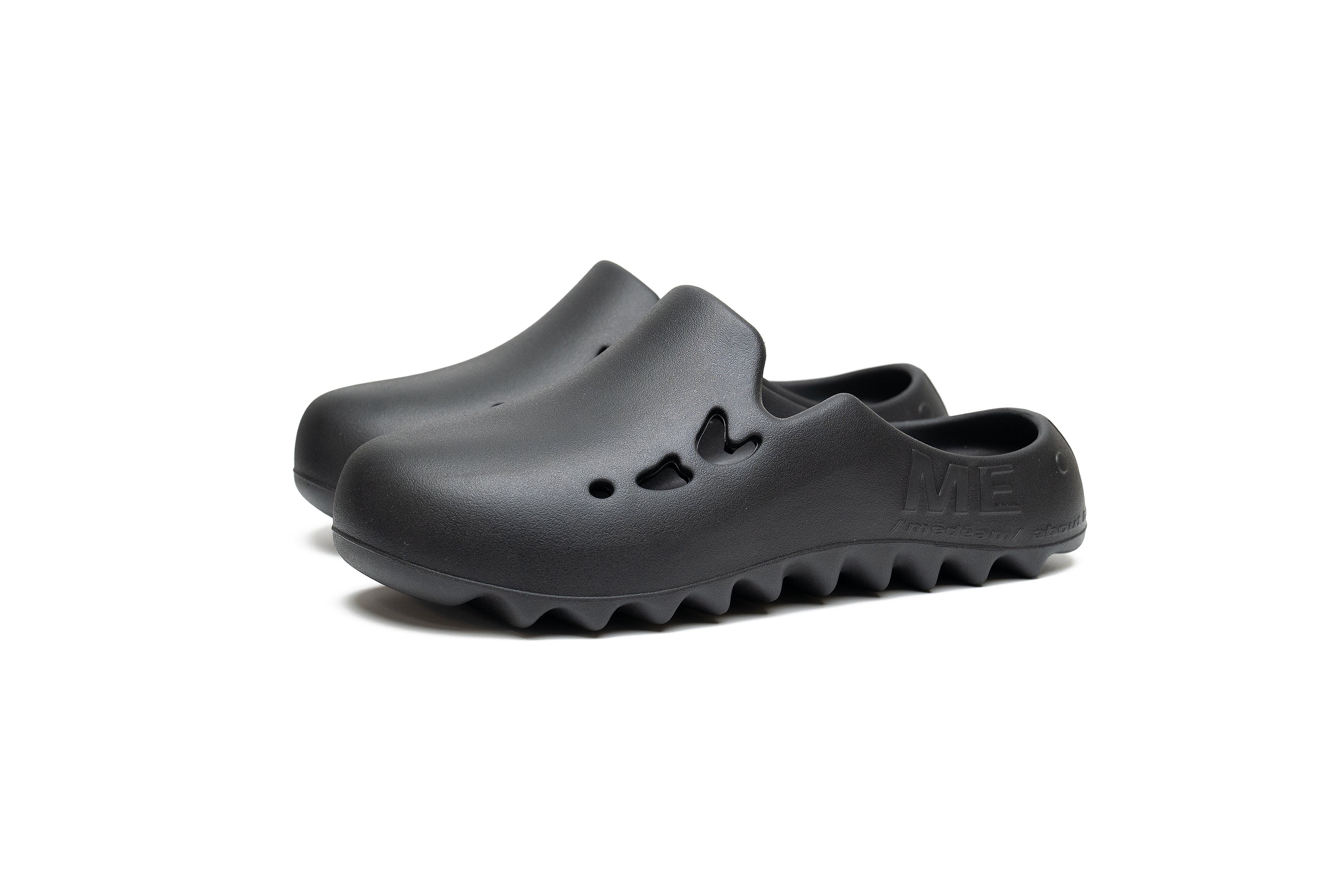 Medium Mule/Black – John Geiger