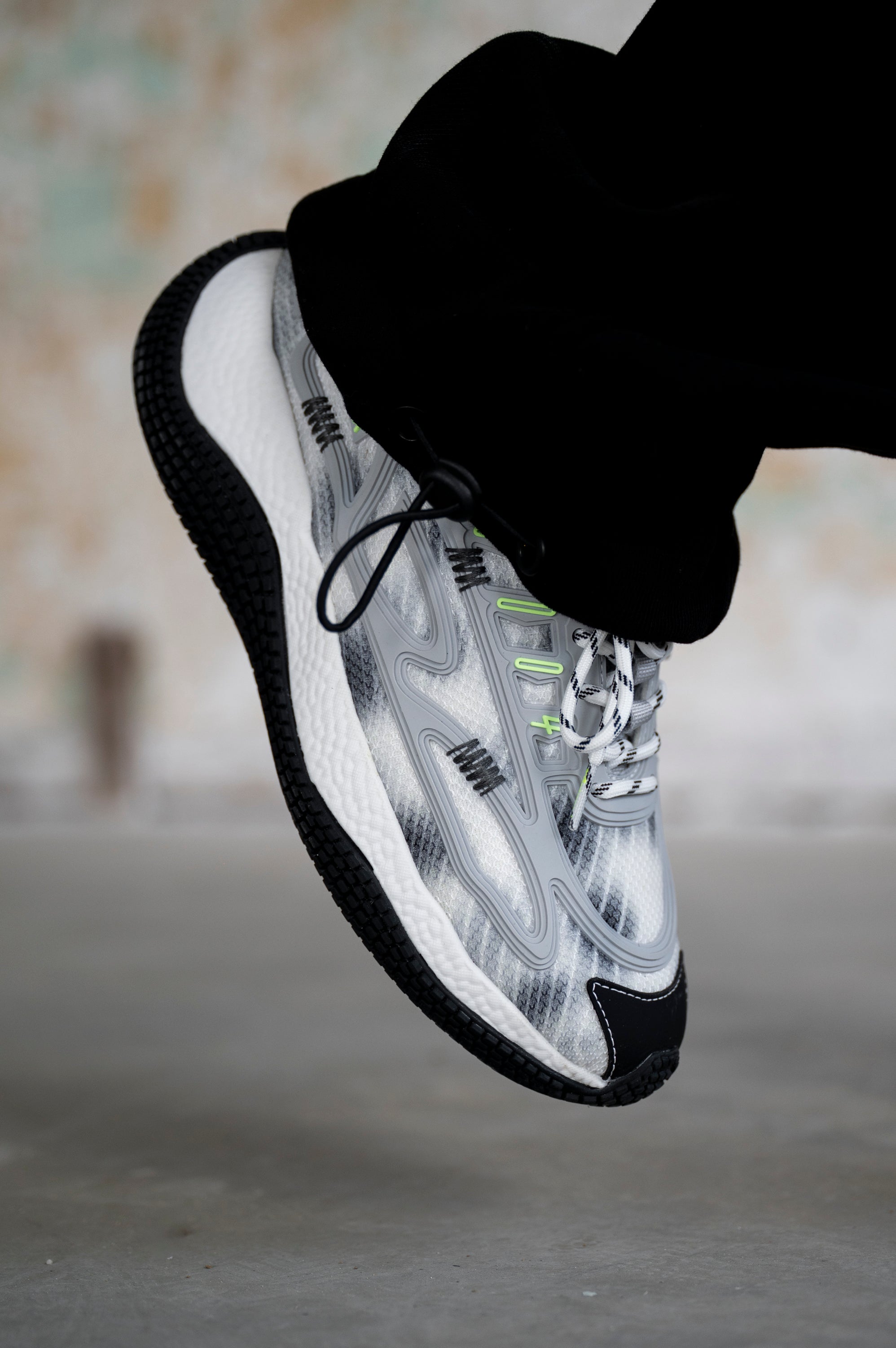 Grey Glow 004 – John Geiger